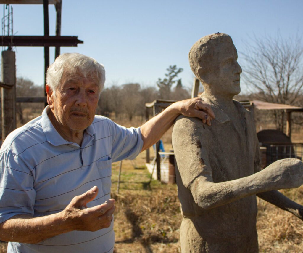 A los 82 años, falleció el reconocido escultor Saúl Miller - Portal Tortuga
